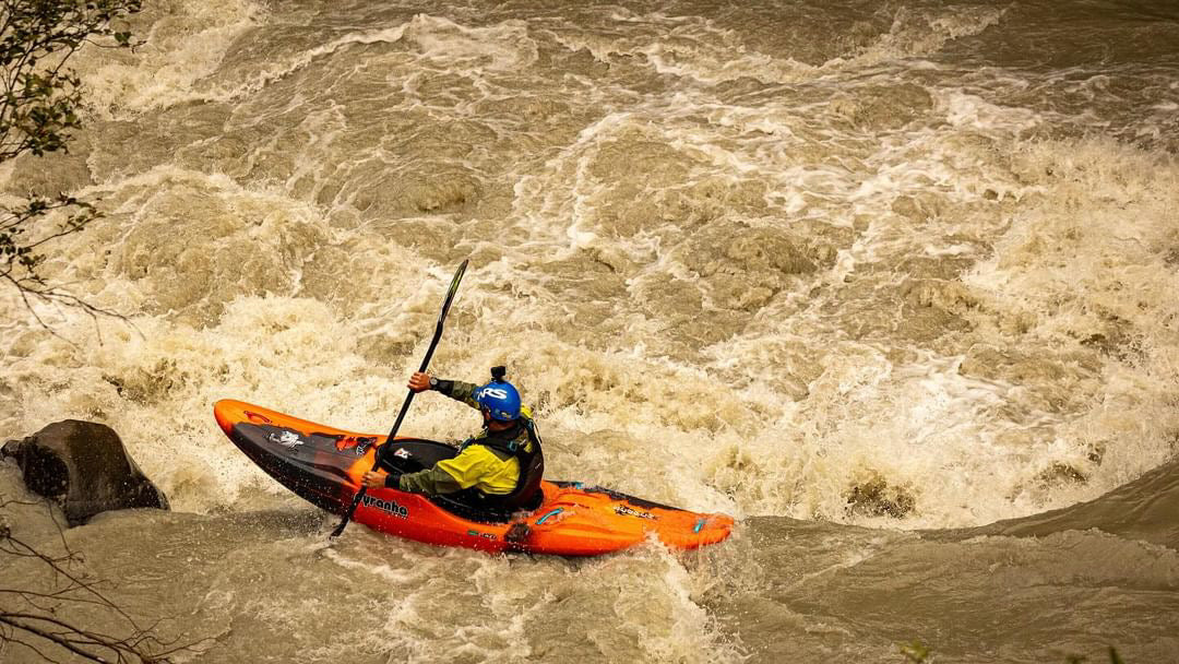 𝐂𝐫𝐞𝐞𝐤𝐢𝐧𝐠 & 𝐑𝐢𝐯𝐞𝐫 𝐑𝐮𝐧𝐧𝐢𝐧𝐠 – Above & Below